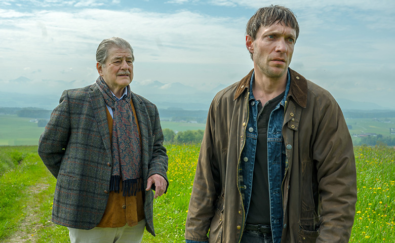 Dunkle Wasser (Film) online mieten/kaufen - Streamen auf WatchAUT